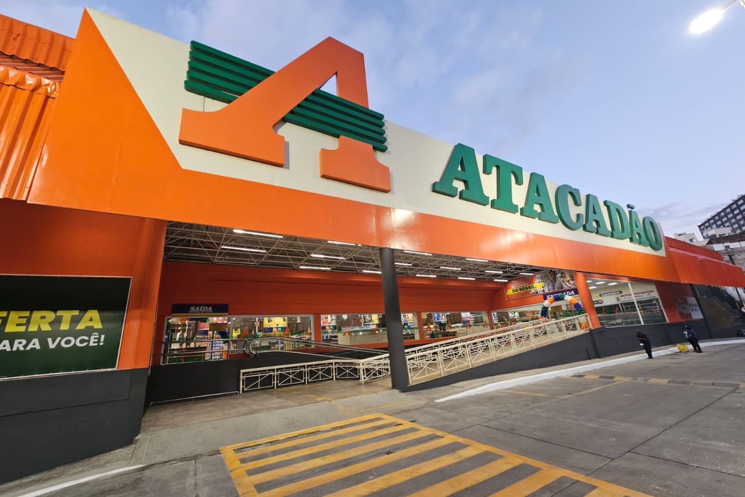 Atacadão inaugura duas lojas na Bahia e uma no Ceará - SuperHiper